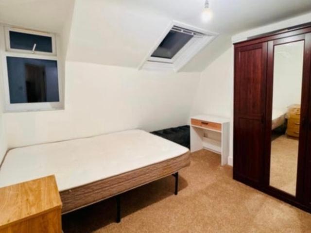 Room at Limes Grove, Greater London