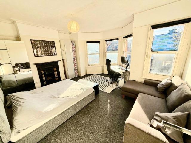 Room at Linacre Road, Greater London