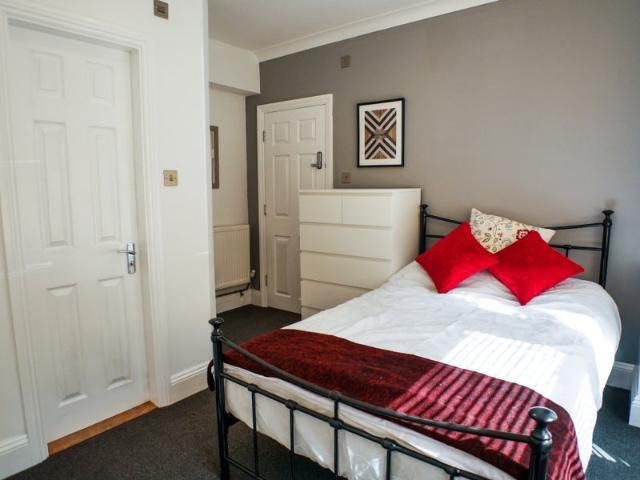 Room at Linby Road, Ashfield