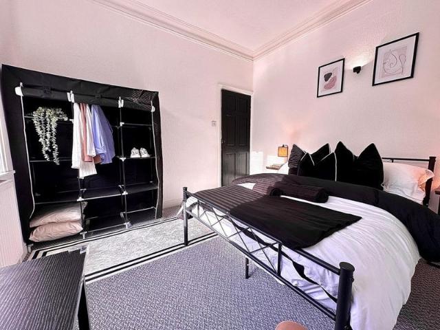 Room at Linby Street, Burnley