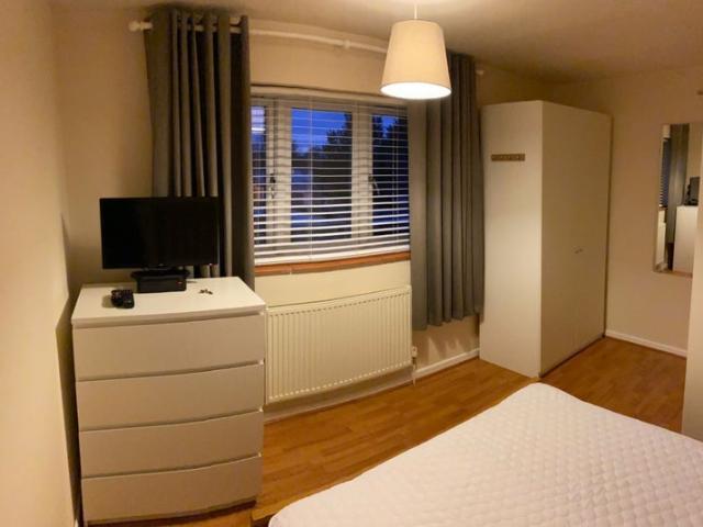 Room at Lincoln Close, Crawley