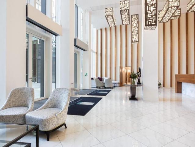Room at Lincoln Plaza, Greater London