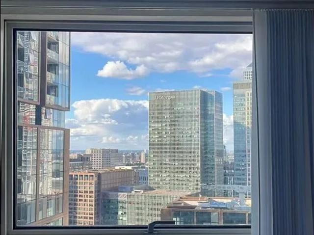Room at Lincoln Plaza, Greater London