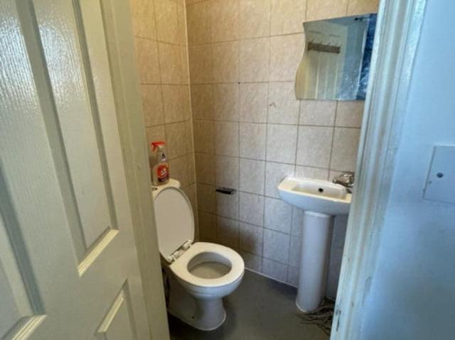 Room at Lincoln Road, Greater London