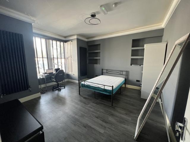 Room at Lincoln Road, Peterborough