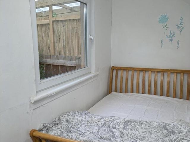 Room at Linden Avenue, City of Edinburgh