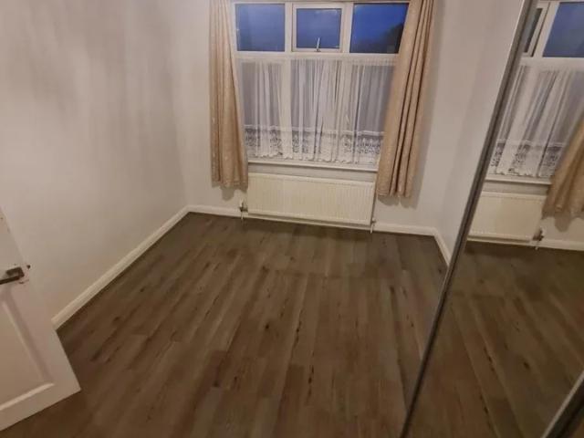 Room at Linden Road, Luton