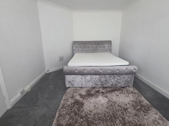Room at Lindfield Road, Leicester