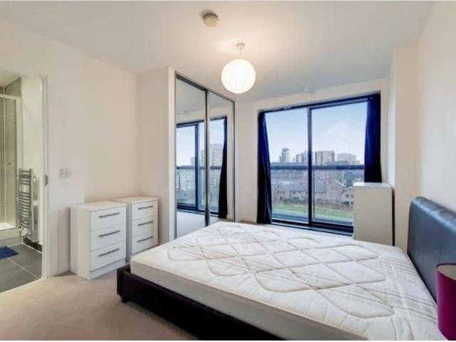 Room at Lindfield Street, Greater London