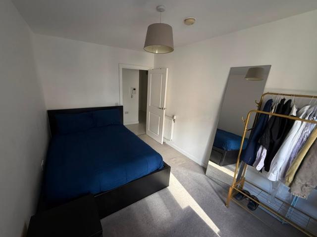 Room at Lindfield Street, Greater London
