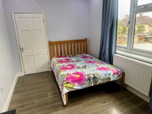 Room at Lindisfarne Road, Greater London