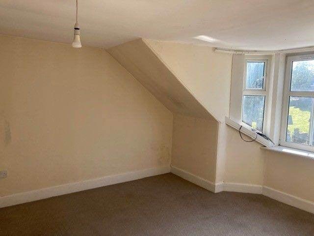 Room at Linfern Road, Dailly