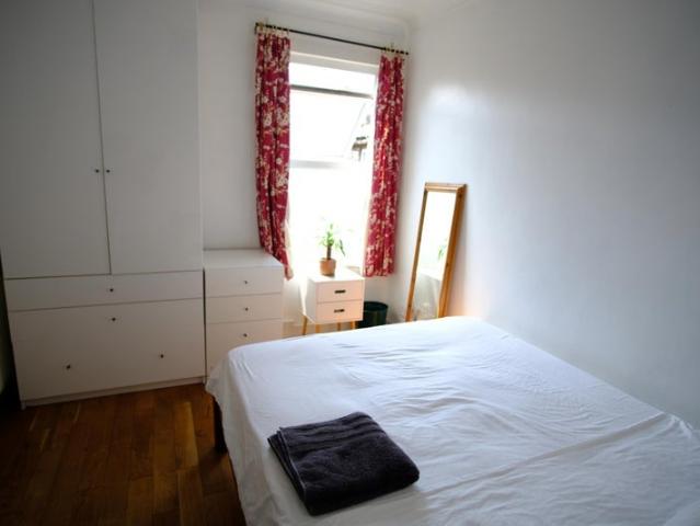 Room at Ling Road, Greater London