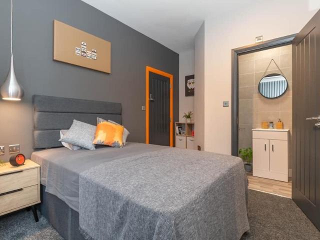 Room at Link Road, Birmingham