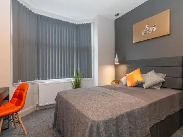 Room at Link Road, Birmingham