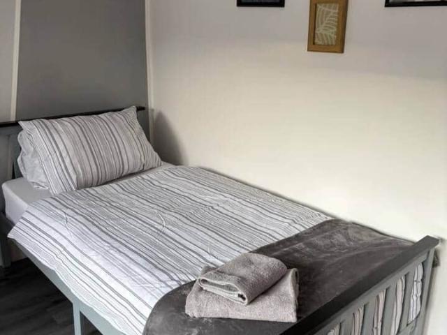 Room at Linton Close, Mansfield Woodhouse