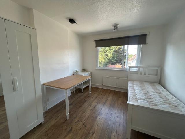 Room at Lister Gardens, Greater London