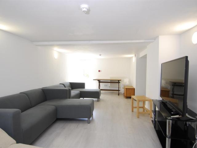 Room at Lipson Road, Plymouth