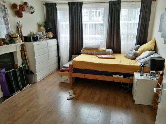 Room at Lipton Road, Greater London