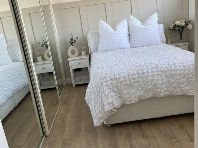 Room at Little Brays, Harlow