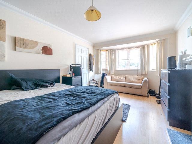 Room at Little Horse Close, Earley