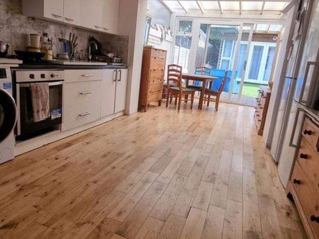Room at Little Pynchons, Harlow