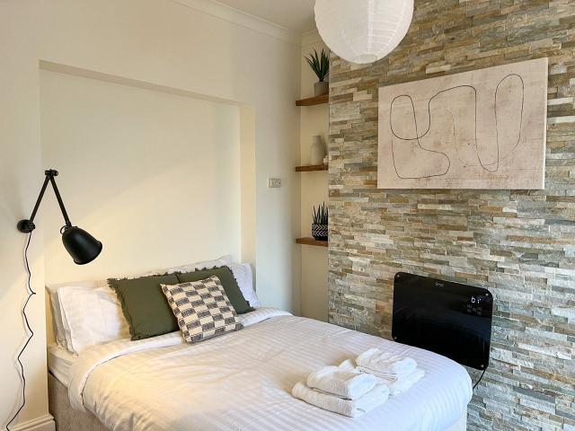 Room at Littleton Road, Salford