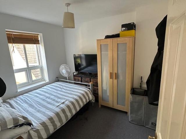 Room at Liverpool Road, Greater London
