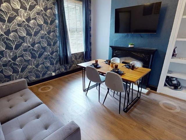 Room at Liverpool Road, Salford