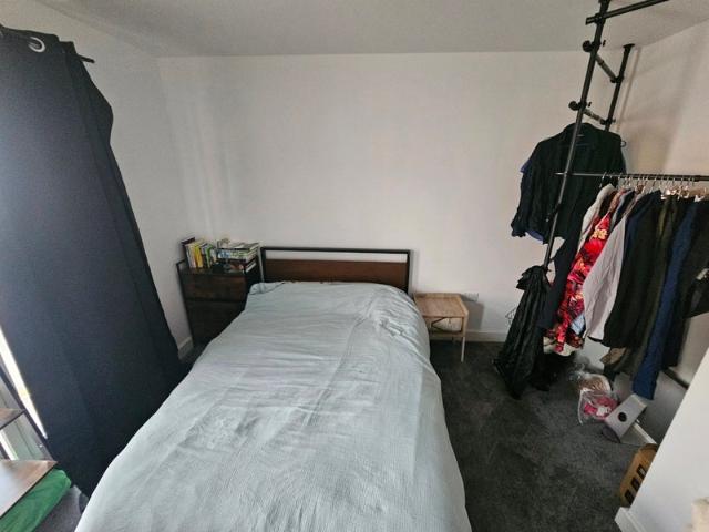 Room at Liverpool Street, Salford