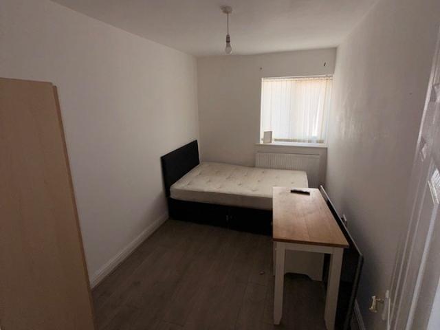 Room at Liverpool Street, Salford