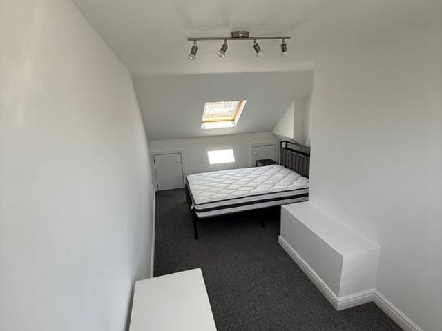 Room at Livingstone Road, Greater London