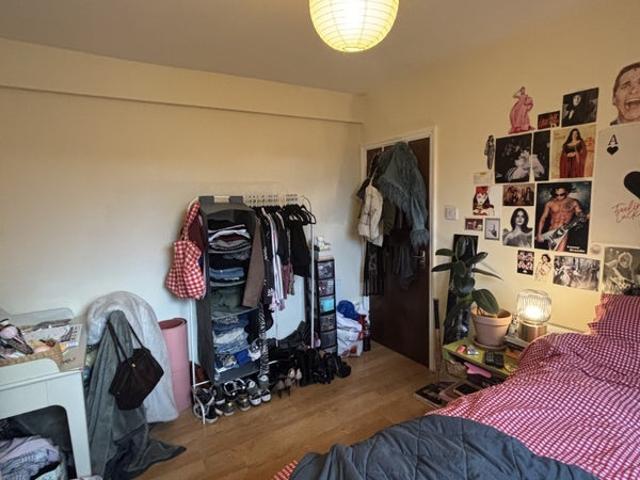 Room at Lockhurst Street, Greater London