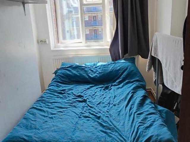 Room at Loddiges Road, Greater London