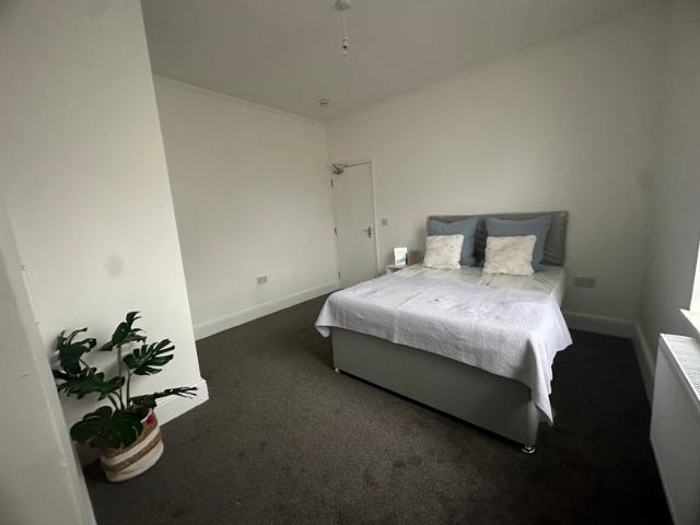 Room at Lodge Causeway, Bristol