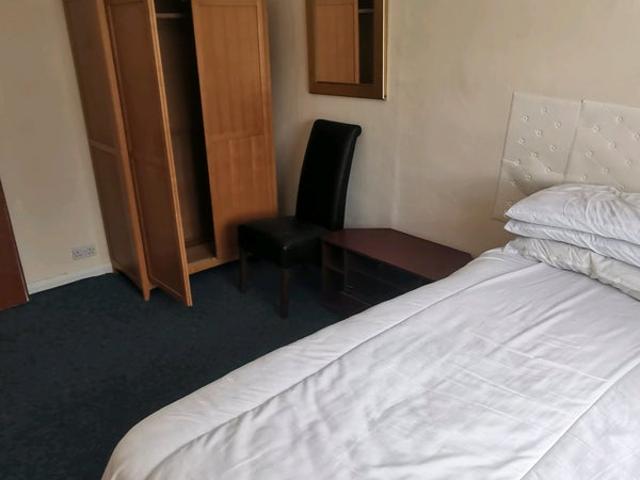 Room at Lodge Road, Stratford on Avon