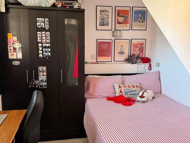 Room at Lomas Street, Greater London