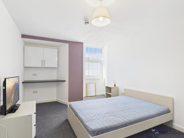 Room at Lombard Street, Hull