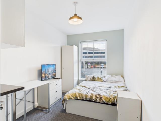 Room at Lombard Street, Hull