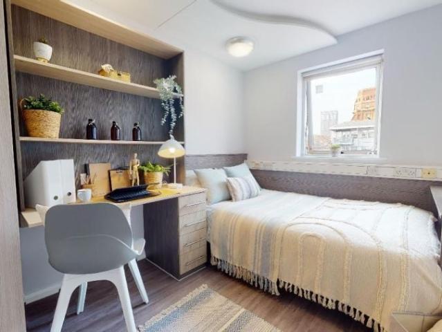 Room at London Road, Manchester