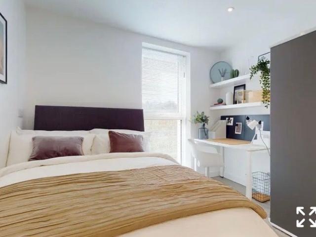 Room at London Road, Newcastle under Lyme