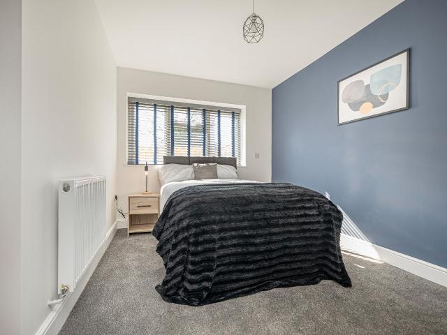 Room at London Road, Borough of Spelthorne