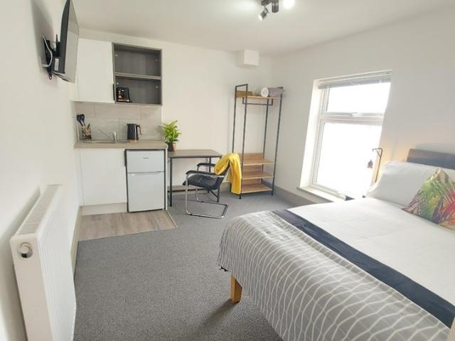Room at London Road, Derby