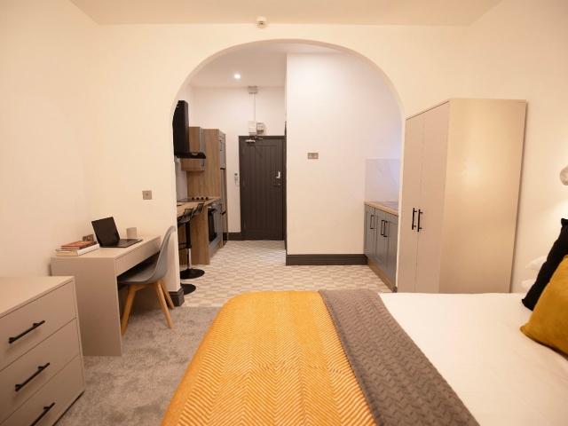 Room at London Road, Derby