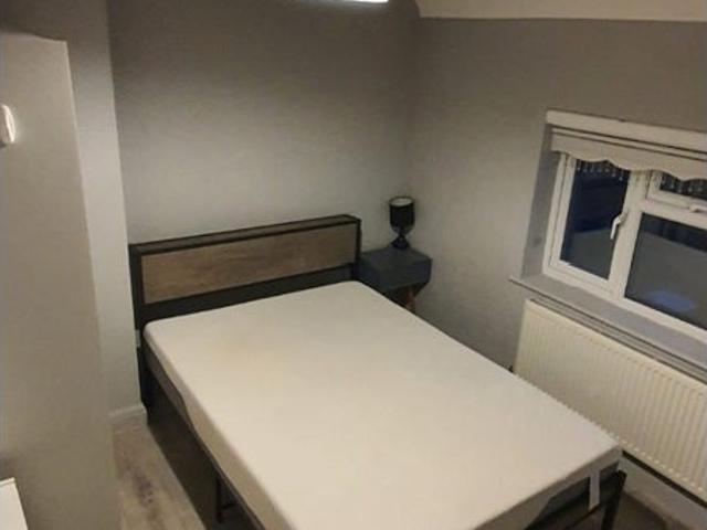 Room at London Road, East Hertfordshire