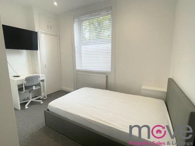 Room at London Road, Gloucester