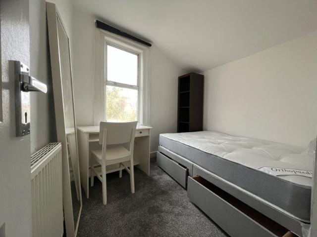 Room at London Road, Greater London