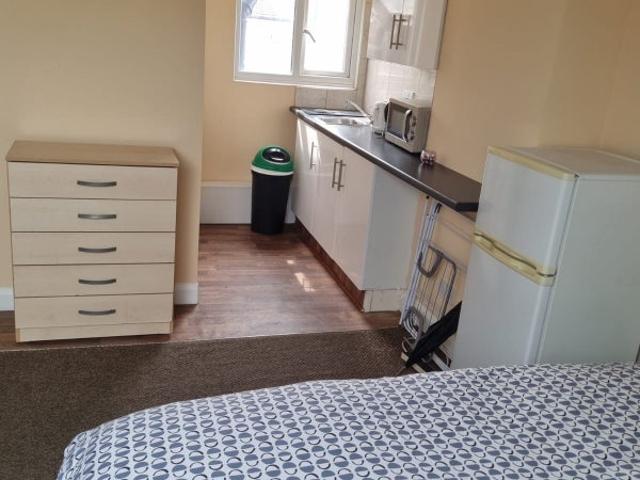 Room at London Road, Greater London