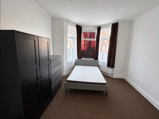 Room at London Road, Greater London