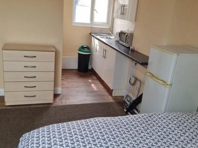Room at London Road, Greater London